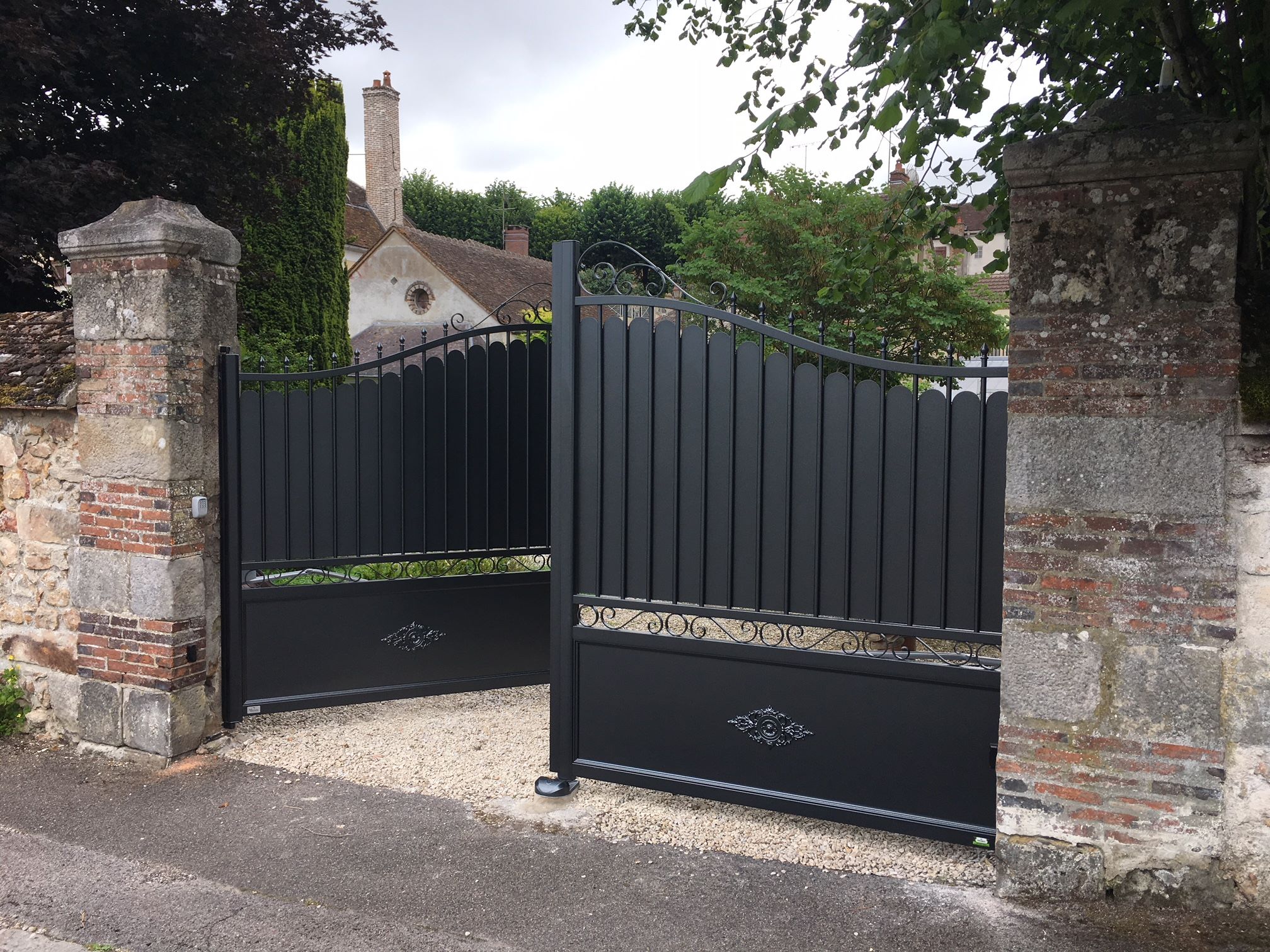 Art et Portails: portail aluminium, portail coulissant, clôtures et ...